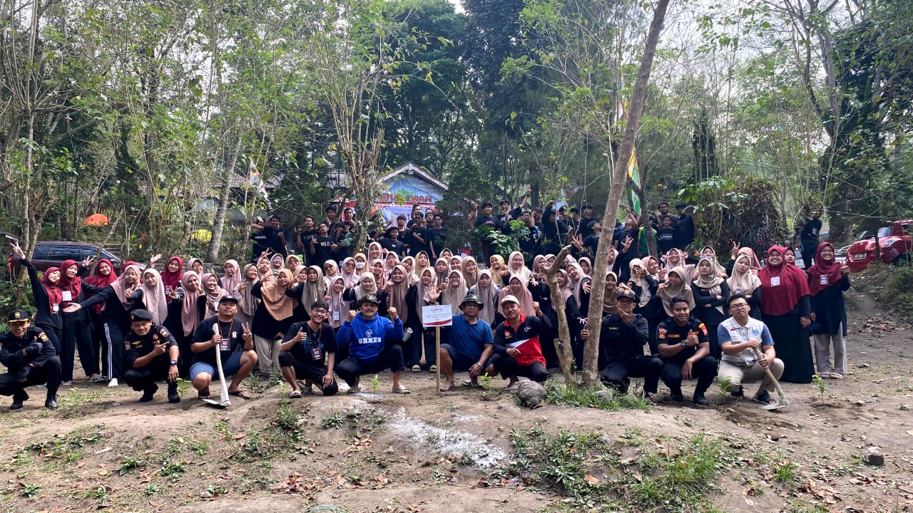 Remaja Kalurahan Ngestiharjo Tanam Pohon di Buper Sinolewah Sleman ...