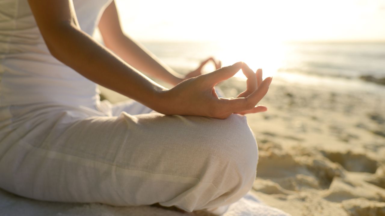 Manfaat Yoga Bagi Kesehatan Mental Cara Alami Mengelola Stres dan Emosi ...